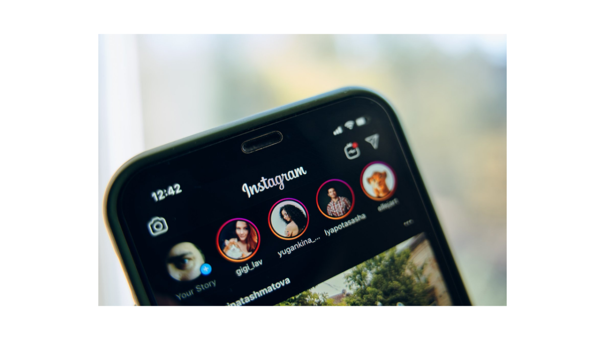 Should Parents Control Social Media Use? 9 Things to Consider - Solace ...
